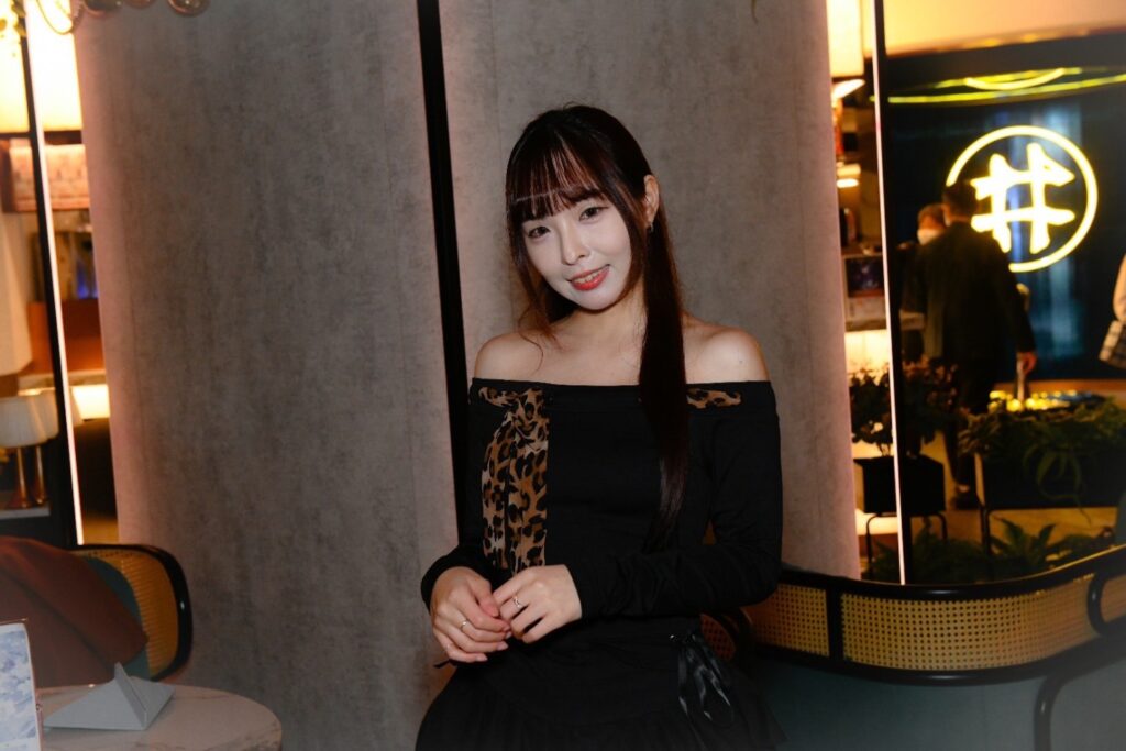 人氣女神Baiyun白云、結餘不是魚出席「TTR女神特賣會」丨分享自我保護經驗 | 蕃新聞